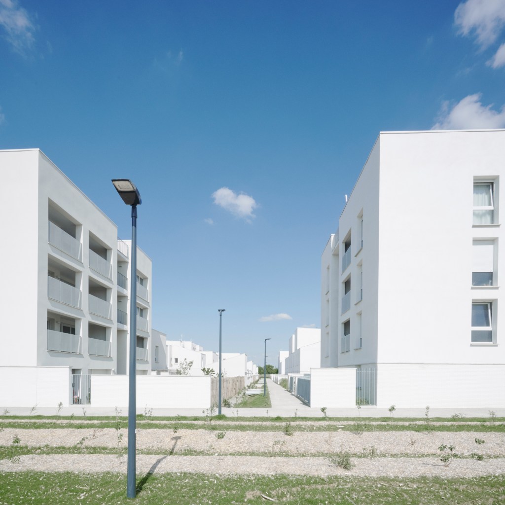 LOG009-Laubis-Seilh – BASIS architecture